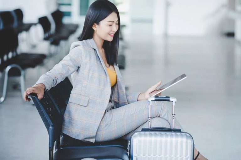 Guide To Moving Overseas As A Business Owner With Minimal Downtime